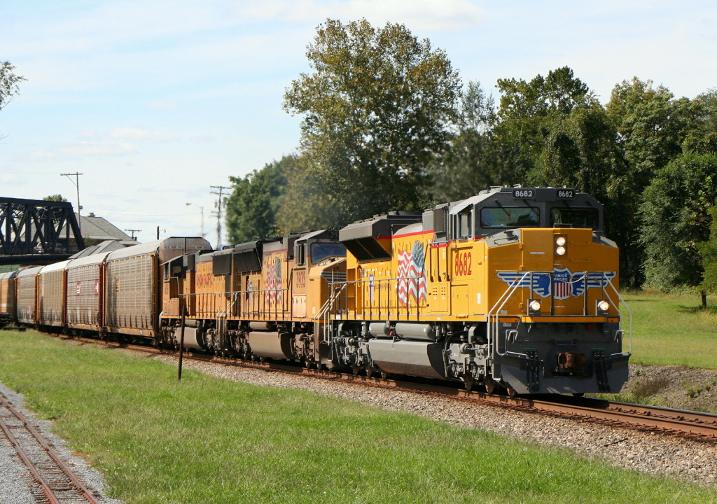 New UP SD70ACe #8682 Leads Two UP SD70Ms @ 1358 hrs
